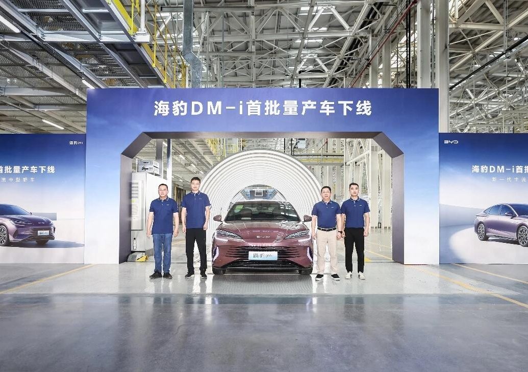BYD Celebrates First Production Cars of Seal DM-i Rolling Off the ...