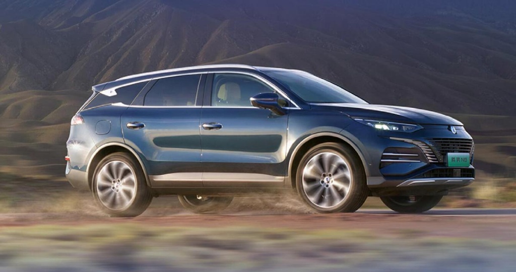 BYD's Denza Brand Unveils New SUV N8 Starting at Approximately $44,600 - 中国における自動車