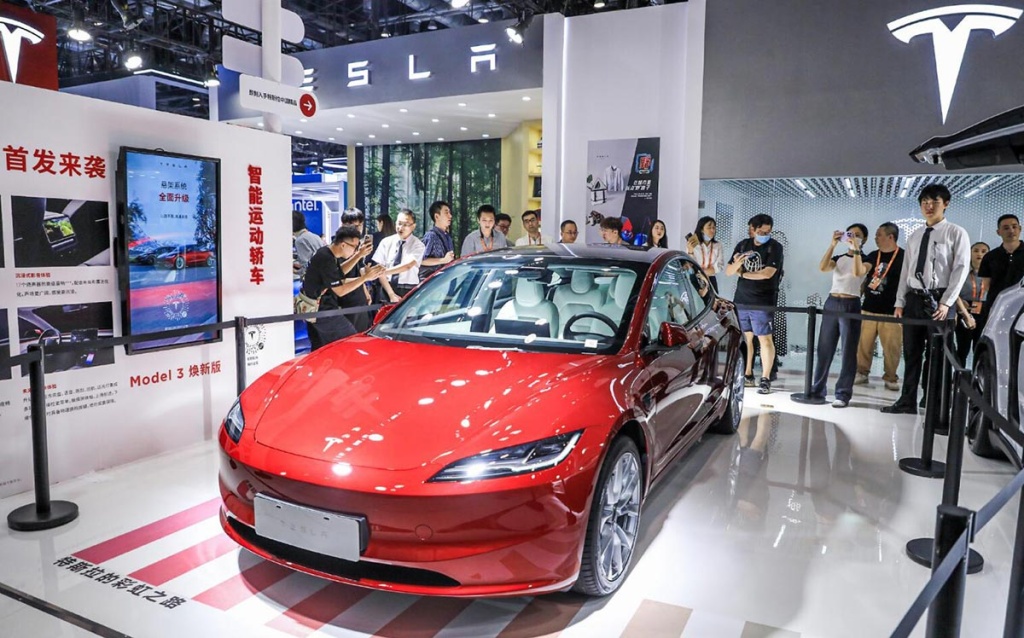 Tesla's Redesigned Model 3 Takes Center Stage at Beijing Trade Fair in ...