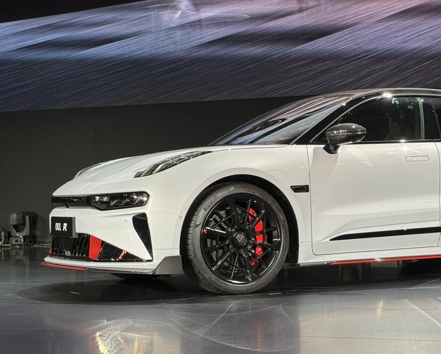Zeekr Unveils Technological Prowess with Debut of Zeekr 001 FR Electric ...