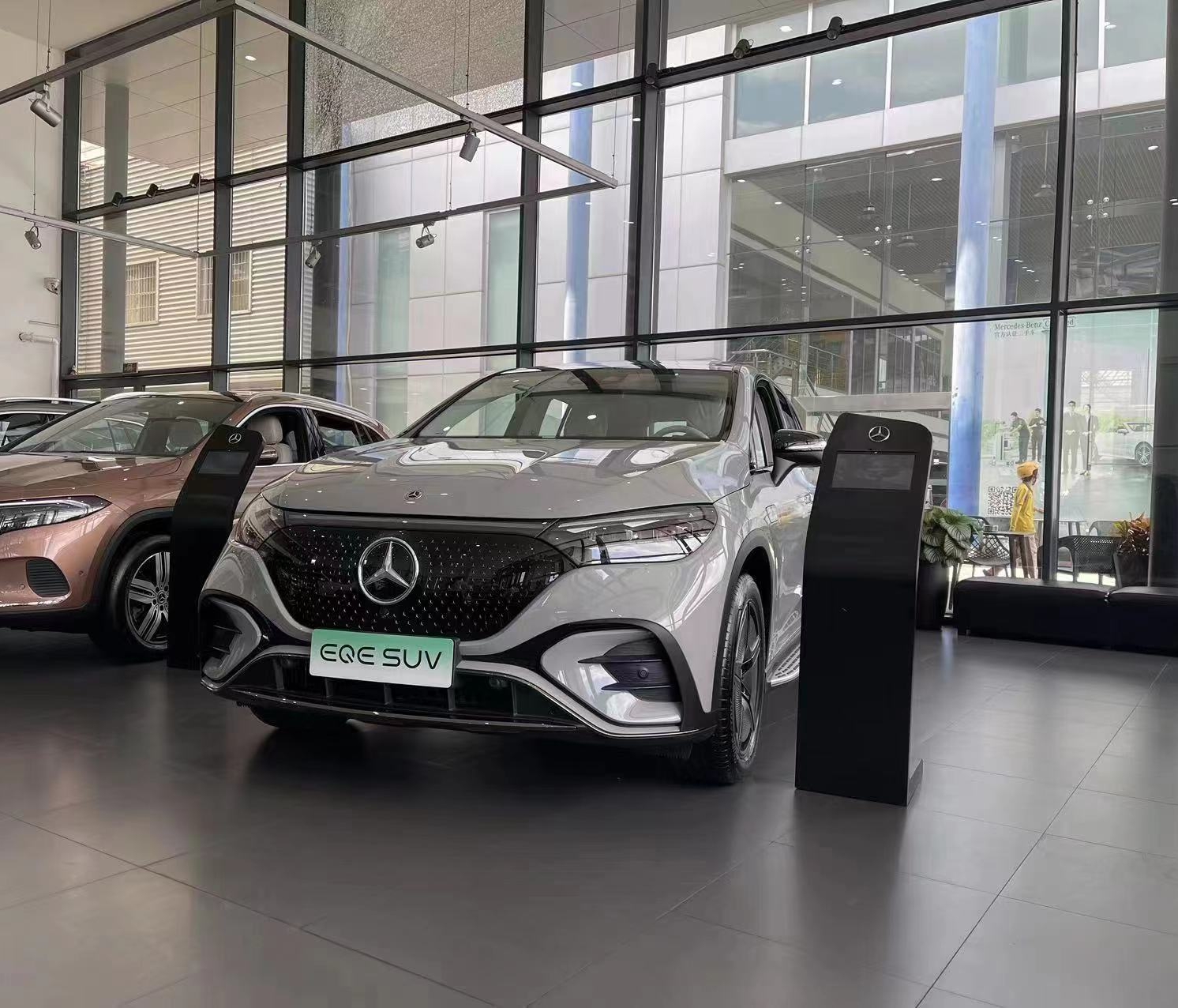 Mercedes-Benz Electric Car Review - EQE SUV 350 Pioneer Edition - Auto in China