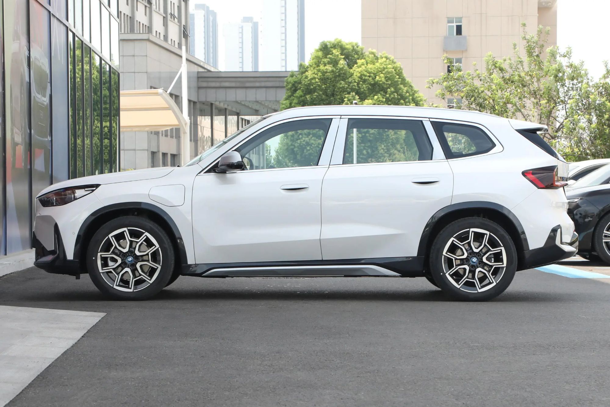 2024 BMW iX1 xDrive30L X Design Package 450KM - Auto in China