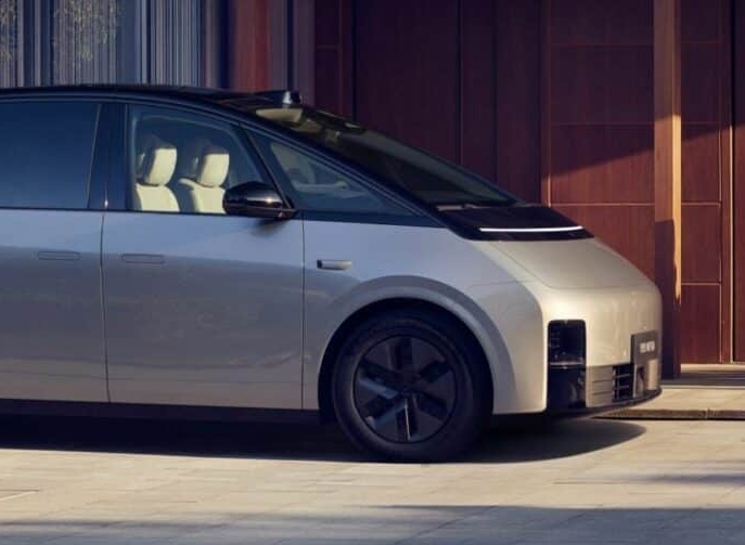 تتميز MPV Li Mega الكهربائية 710 من المقرر أن تظهر بطارية كم مدى ...