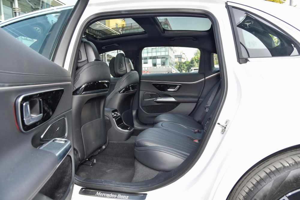 2024 Pembekal Perdagangan Eksport Mercedes-Benz E260L 2.0T di China - Auto di China