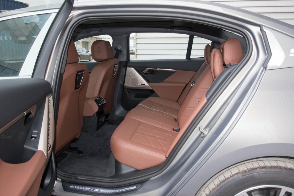 2024 BMW The 5 525Li 2.0T M Sport Edition Export Trade Supplier - Auto in China