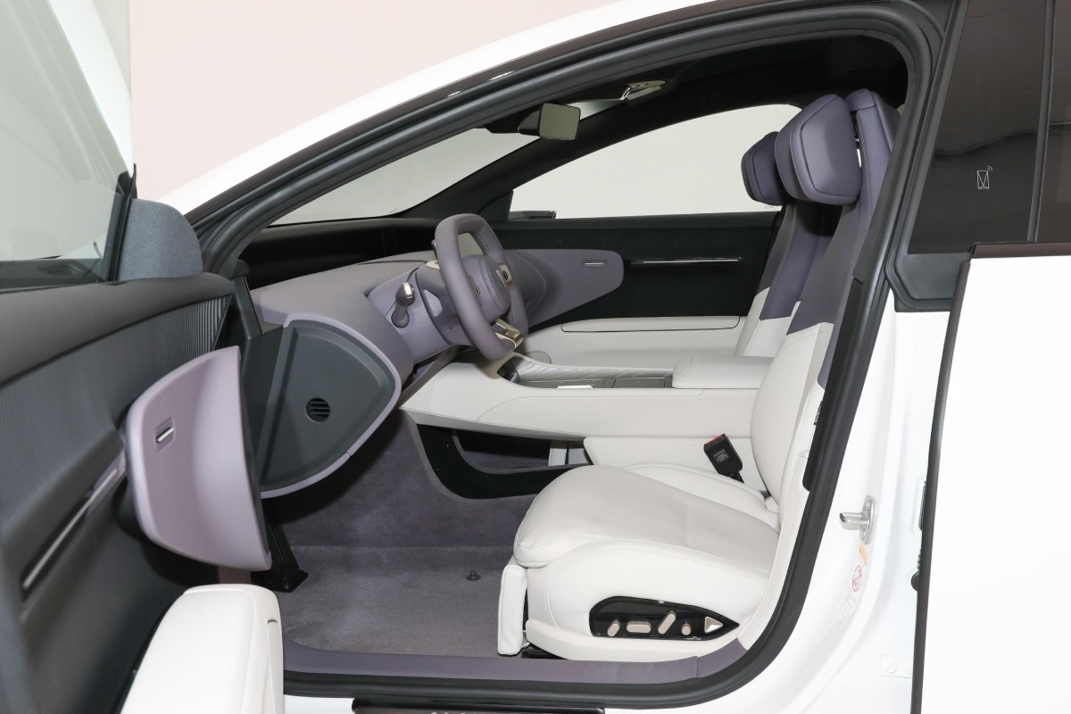2024 AVATR 12 Pure Electric Large Sedan 700KM Rear Drive - Auto in China