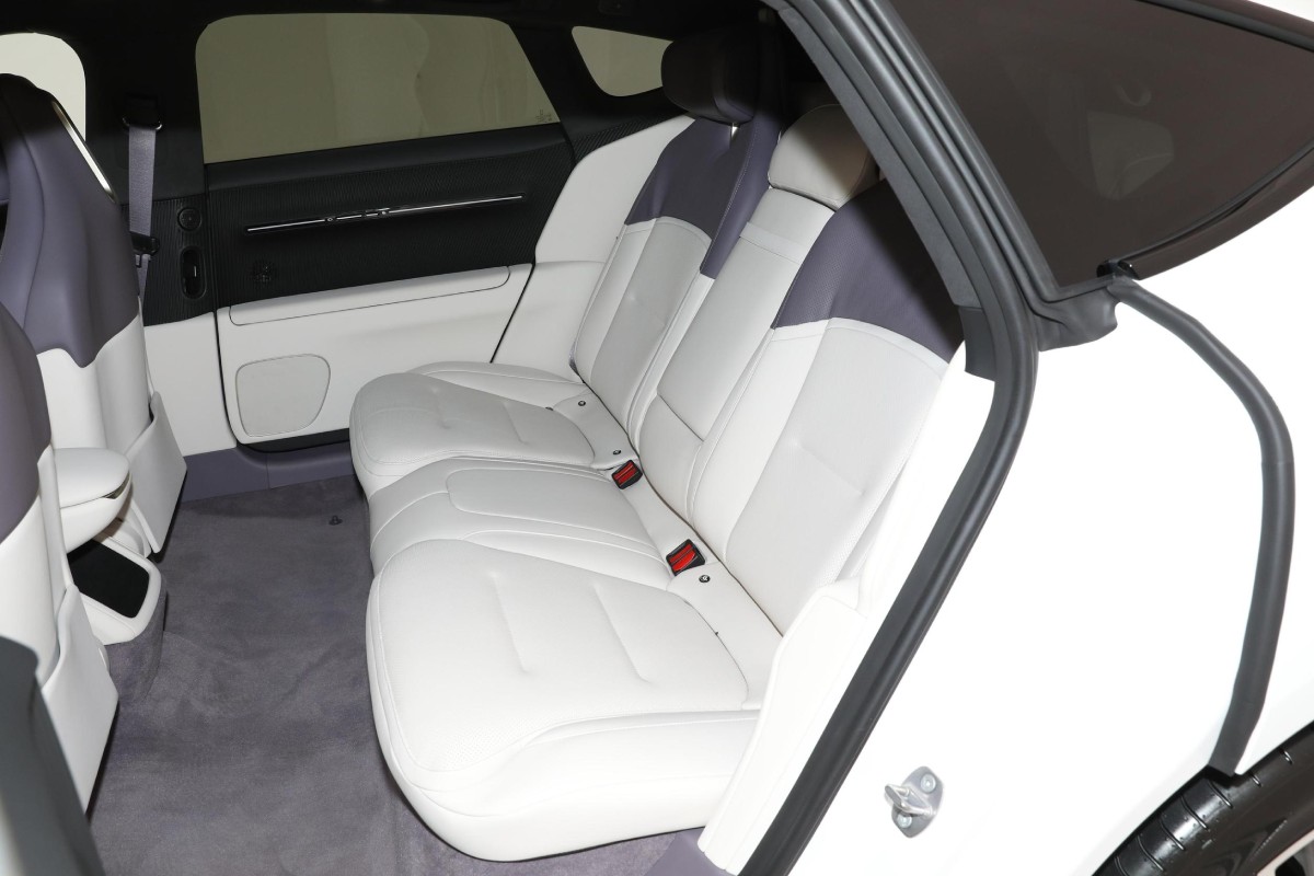 2024 AVATR 12 Pure Electric Large Sedan 700KM Rear Drive - Auto in China