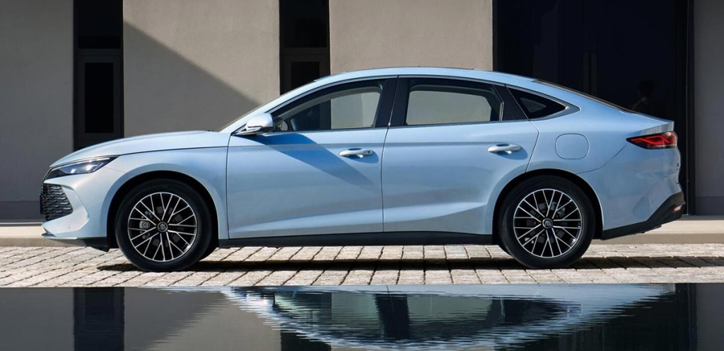BYD Unveils Qin L and Seal 06 Hybrid Sedans with 5th-Gen DM Technology ...