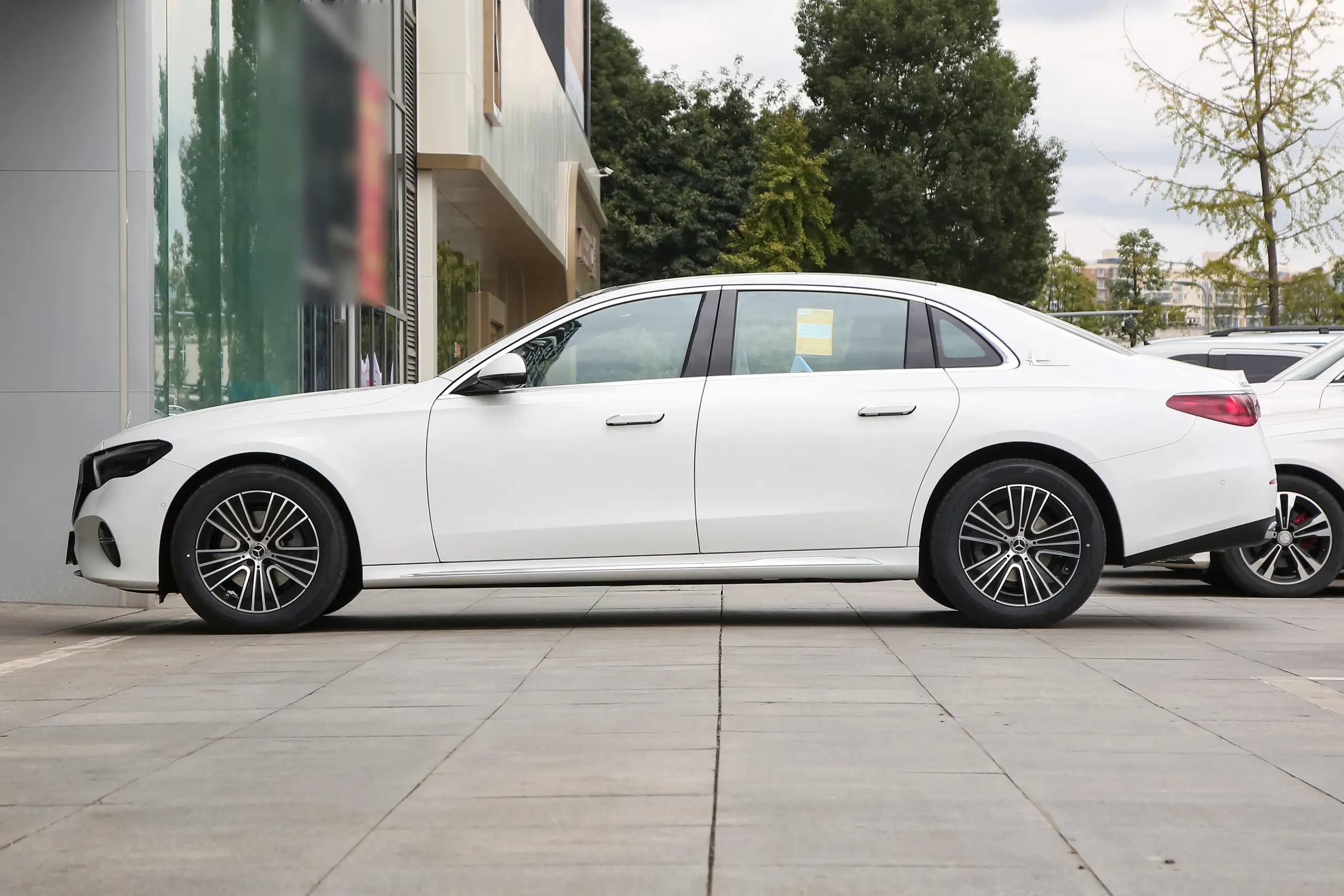 2025 Mercedes-Benz E260L 2.0T 204 hp L4 48V mild hybrid China Car Exporter - Auto in China