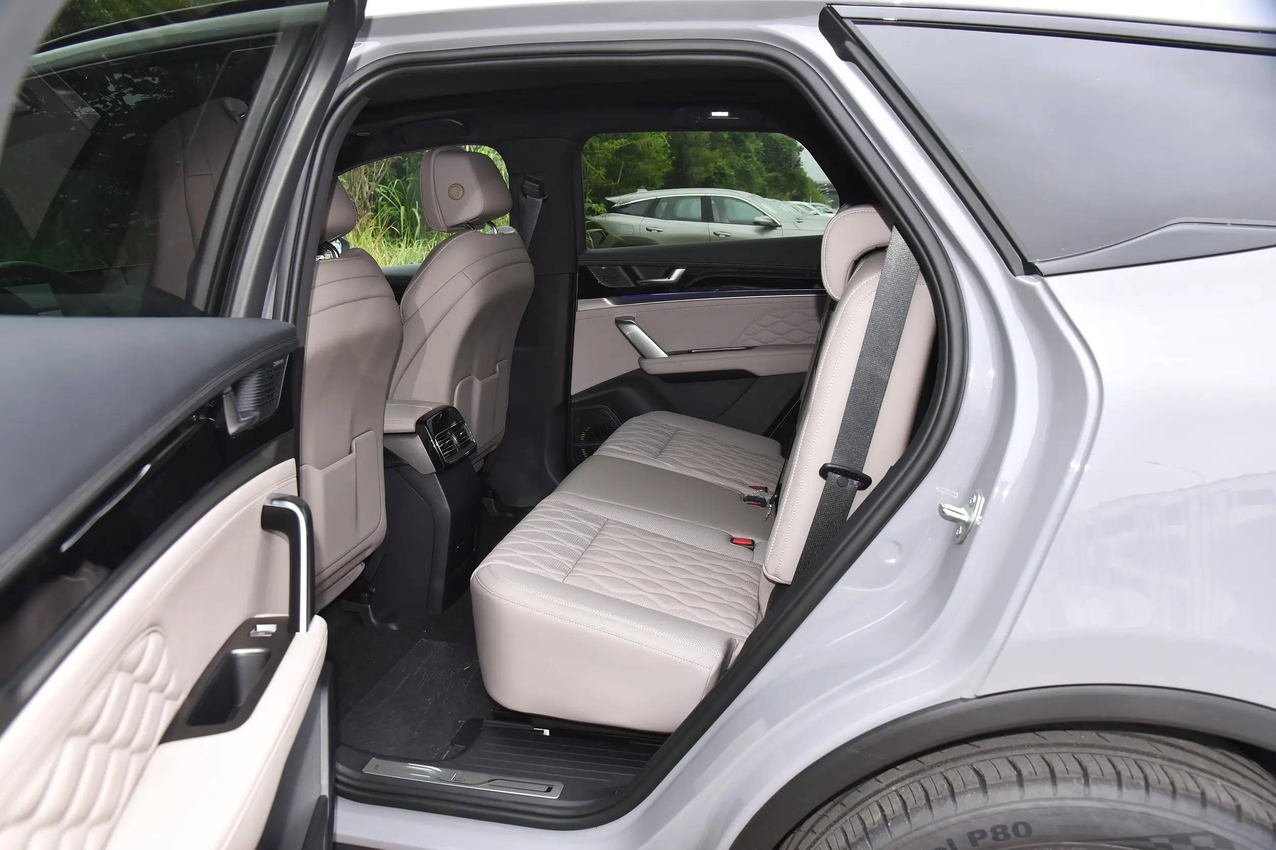 2025 BYD Tang DM-i 1.5T 156 hp L4 plug-in hybrid China Car Exporter - Auto in China