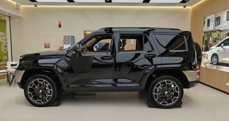 Tank 700 Hi4-T: A Powerful Hybrid SUV Built for Off-Road Adventures ...