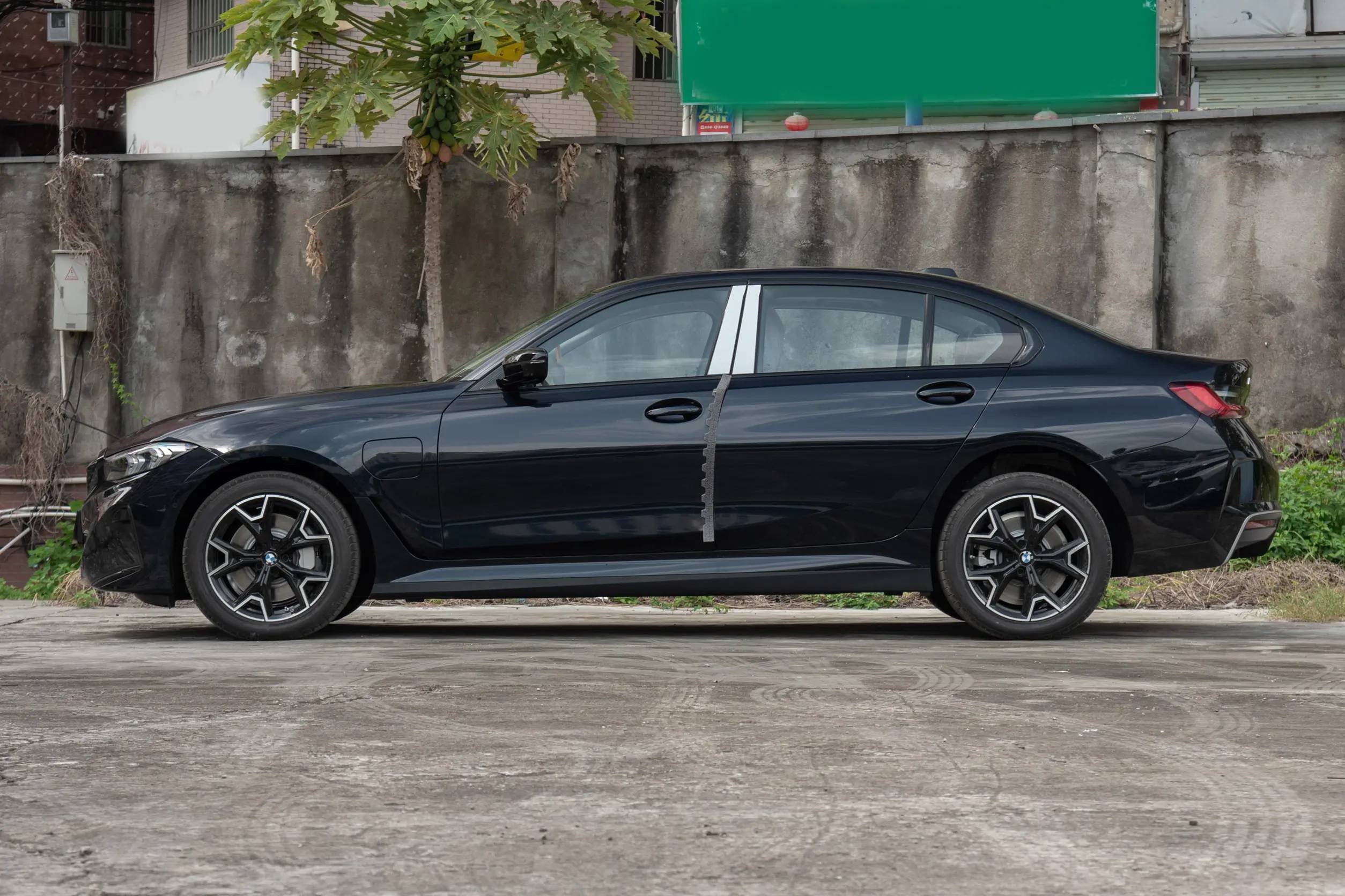 2025 BMW i3 eDrive 35L 40L China Car Exporter - Auto in China