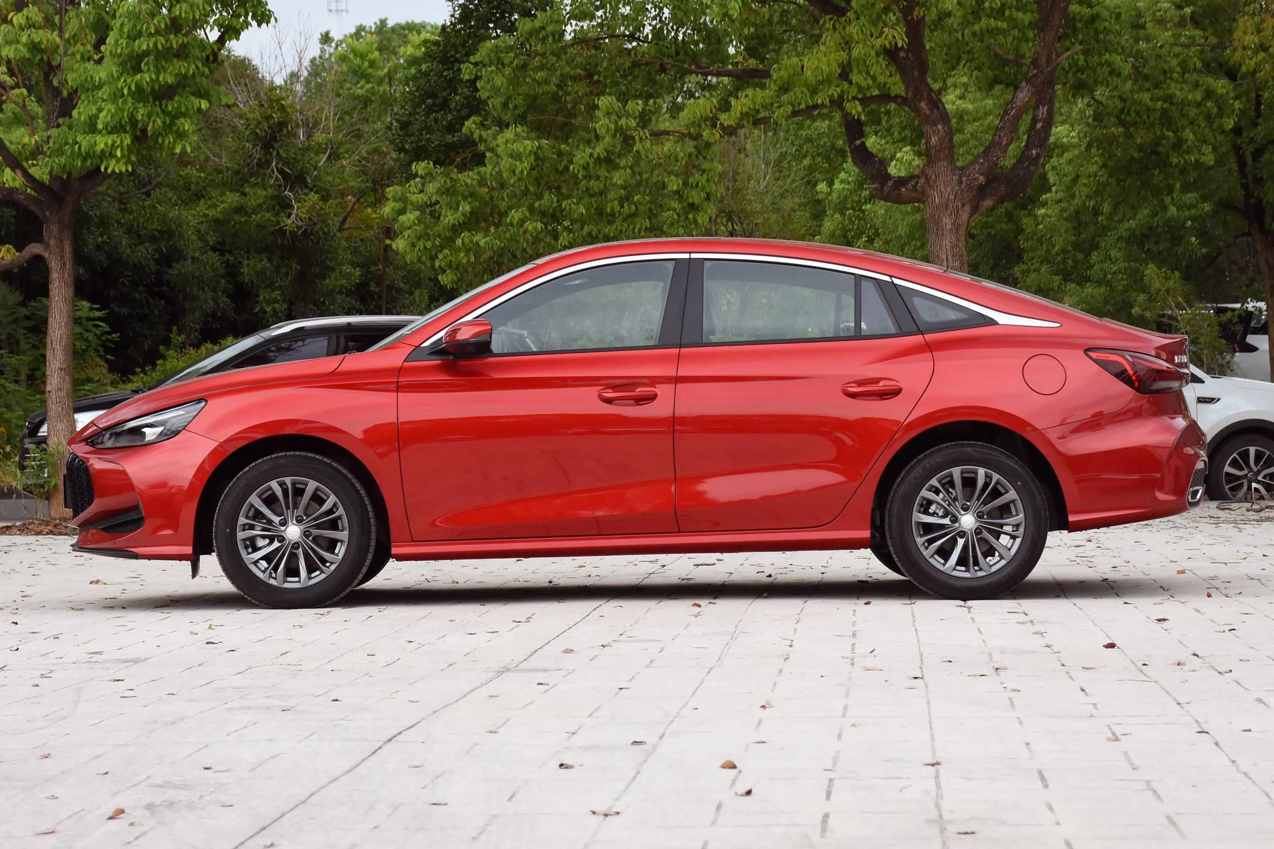 2025 MG5 1.5T 181 hp L4 China Car Exporter - Auto in China