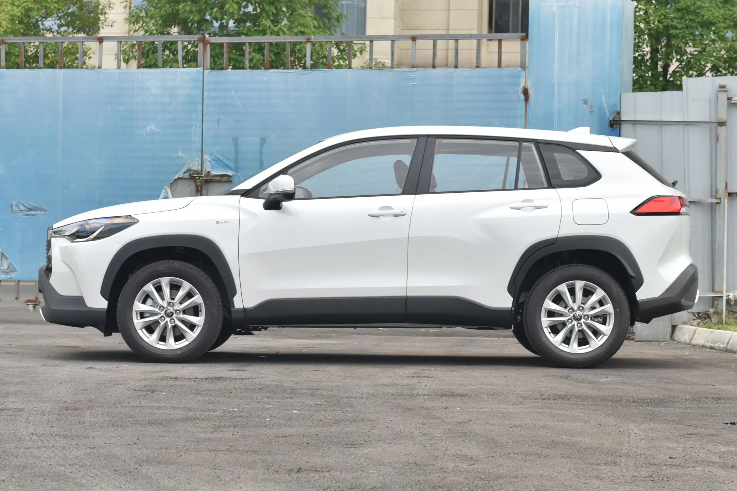 2024 Toyota Corolla Cross 2,0L 152 PS L4 Hybrid China Car Exporteur ...