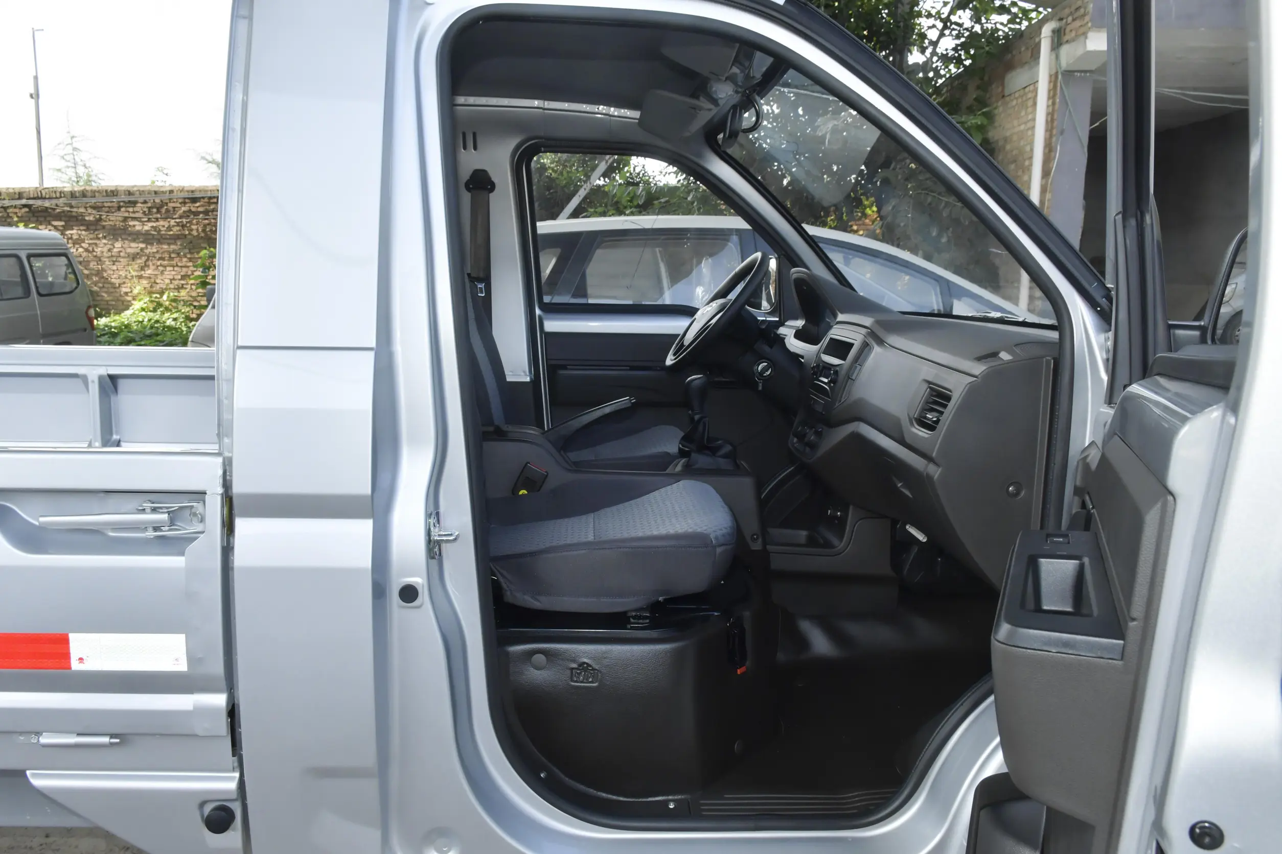 Wuling Rongguang Xinka 2.0L Single Cab Basic Version | New Vehicle ...