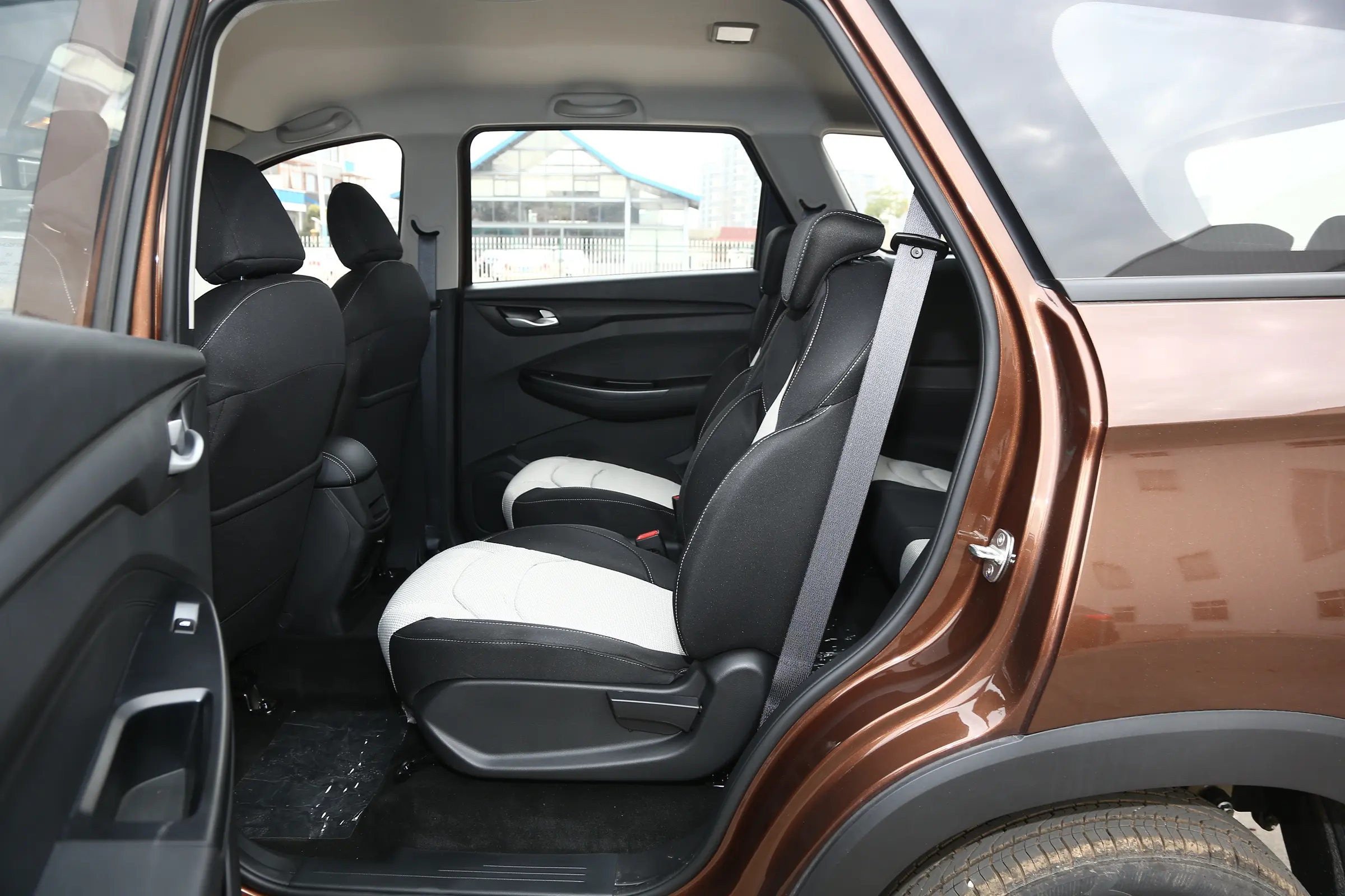 Wuling Hongguang S3 1.5L 6MT Luxury Version | New Vehicle Export — No ...
